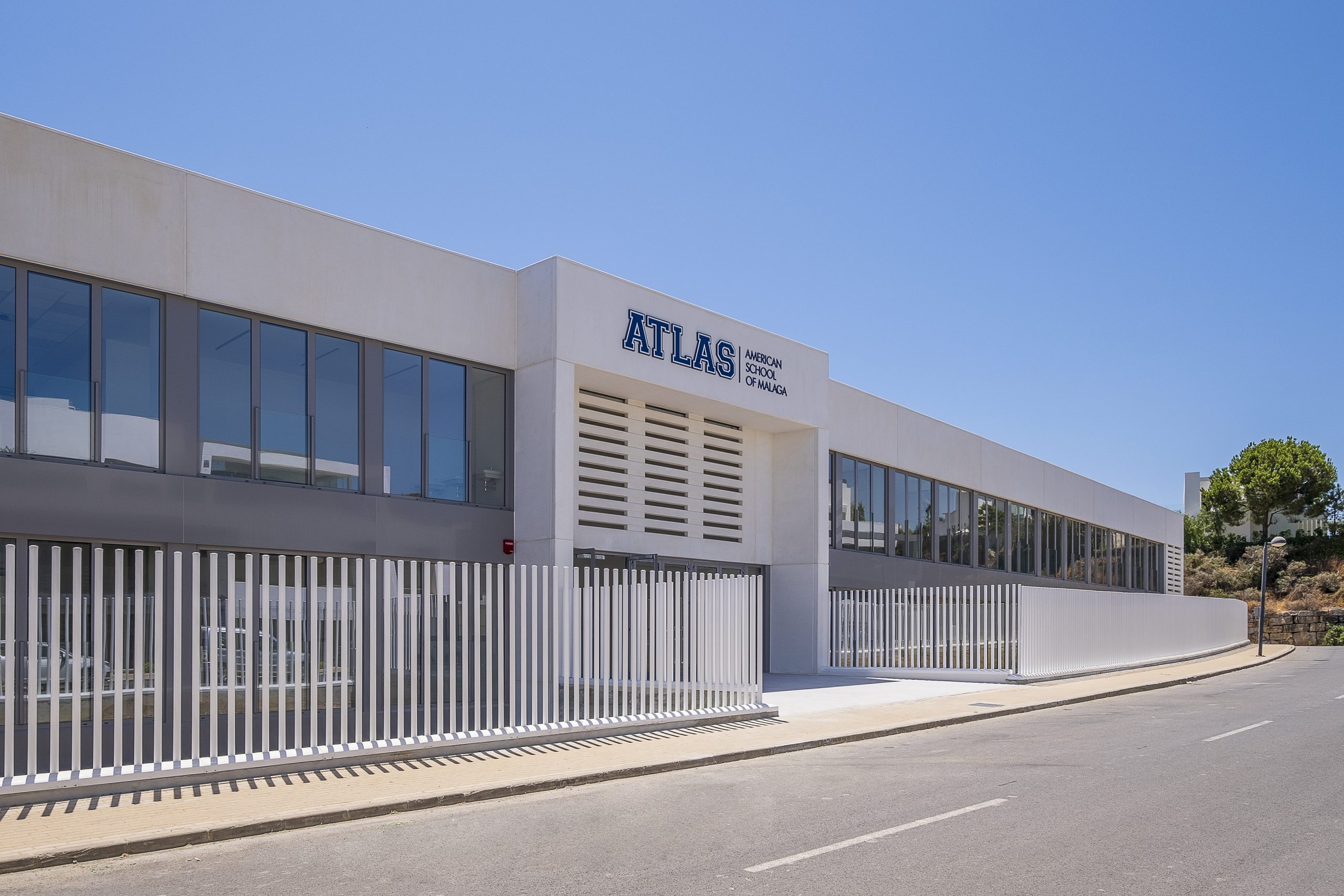 Atlas American School